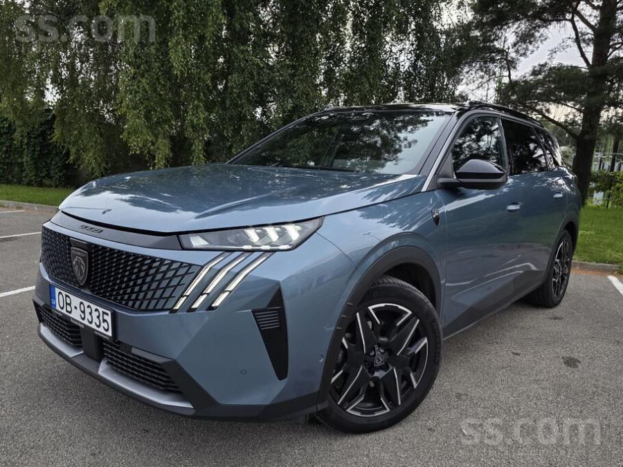 Синий Пежо 5008 2025 в Рига, объемом двигателя 1.20 л и пробегом 19 тыс. км за 33700 €, фото 1 на AUTOMOTO.COM.LV