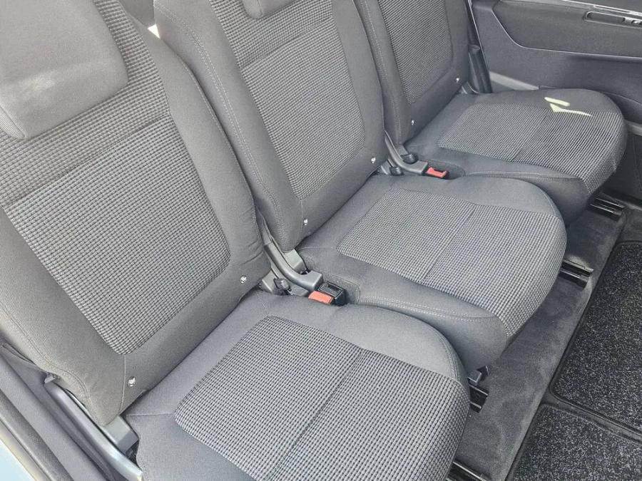 Zils Peugeot 5008 2009 Jēkabpils, ar dzinēja tilpumu 2.00 L un nobraukumu 191 tūkst. km par 4890 €, foto 16 vietnē AUTOMOTO.COM.LV