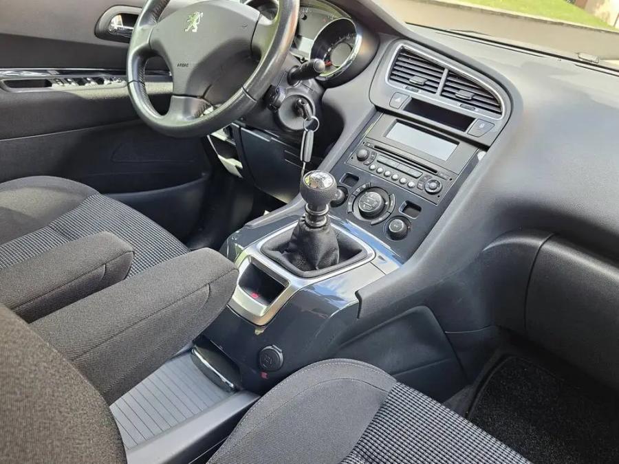 Zils Peugeot 5008 2009 Jēkabpils, ar dzinēja tilpumu 2.00 L un nobraukumu 191 tūkst. km par 4890 €, foto 20 vietnē AUTOMOTO.COM.LV