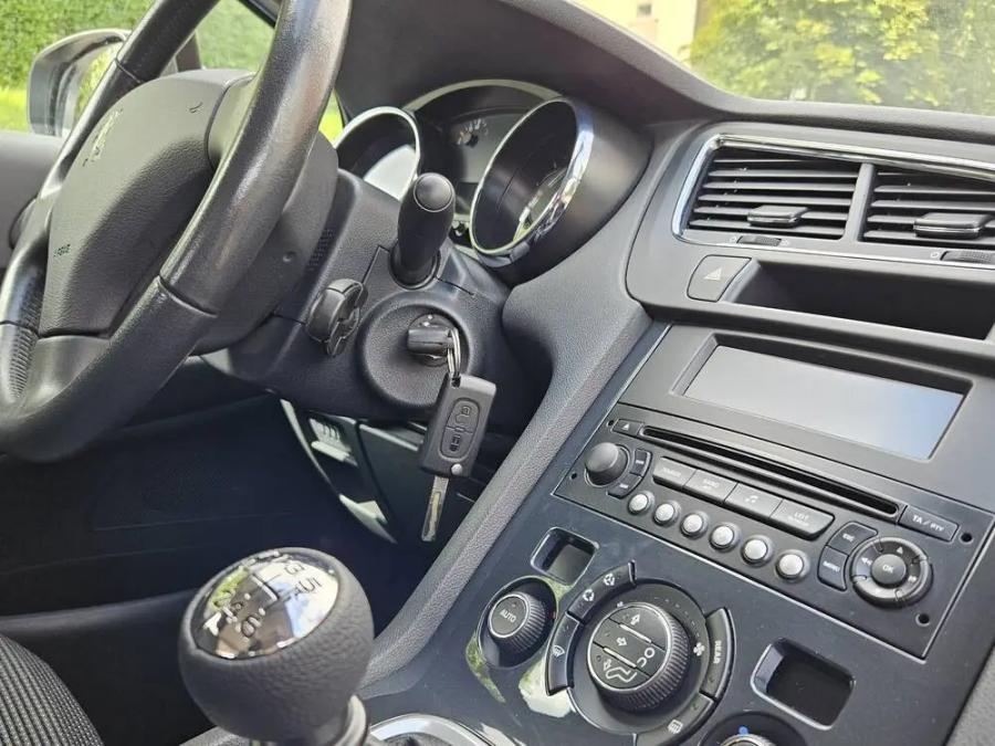 Zils Peugeot 5008 2009 Jēkabpils, ar dzinēja tilpumu 2.00 L un nobraukumu 191 tūkst. km par 4890 €, foto 21 vietnē AUTOMOTO.COM.LV