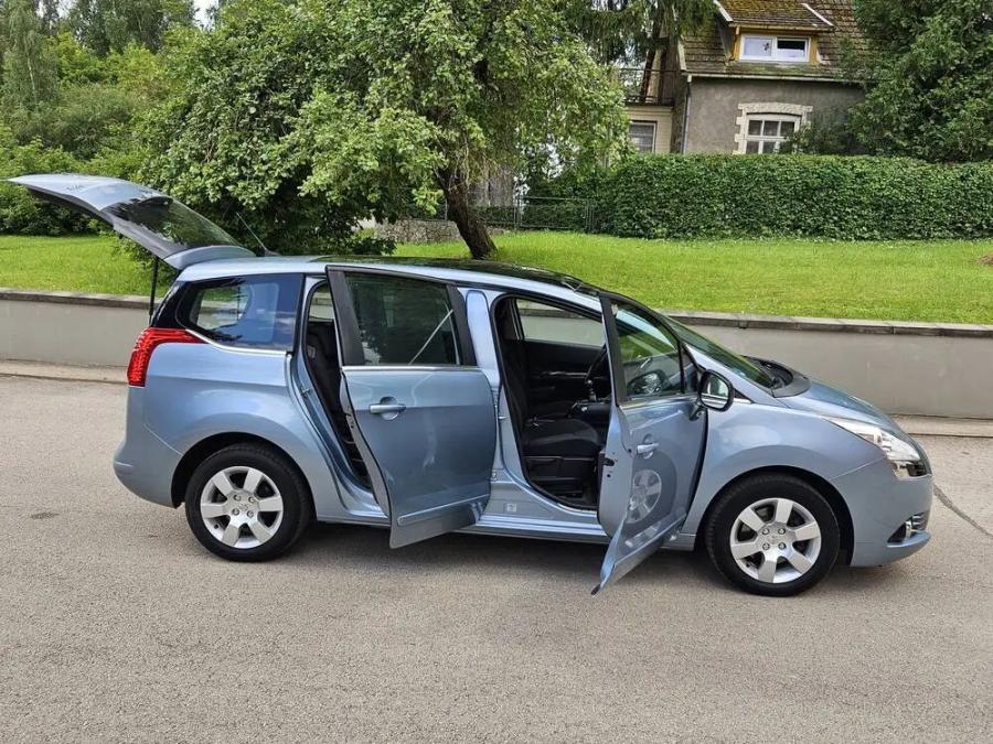 Zils Peugeot 5008 2009 Jēkabpils, ar dzinēja tilpumu 2.00 L un nobraukumu 191 tūkst. km par 4890 €, foto 23 vietnē AUTOMOTO.COM.LV