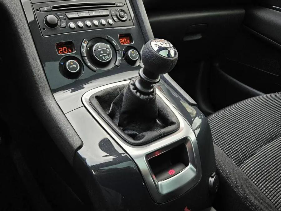 Zils Peugeot 5008 2009 Jēkabpils, ar dzinēja tilpumu 2.00 L un nobraukumu 191 tūkst. km par 4890 €, foto 29 vietnē AUTOMOTO.COM.LV