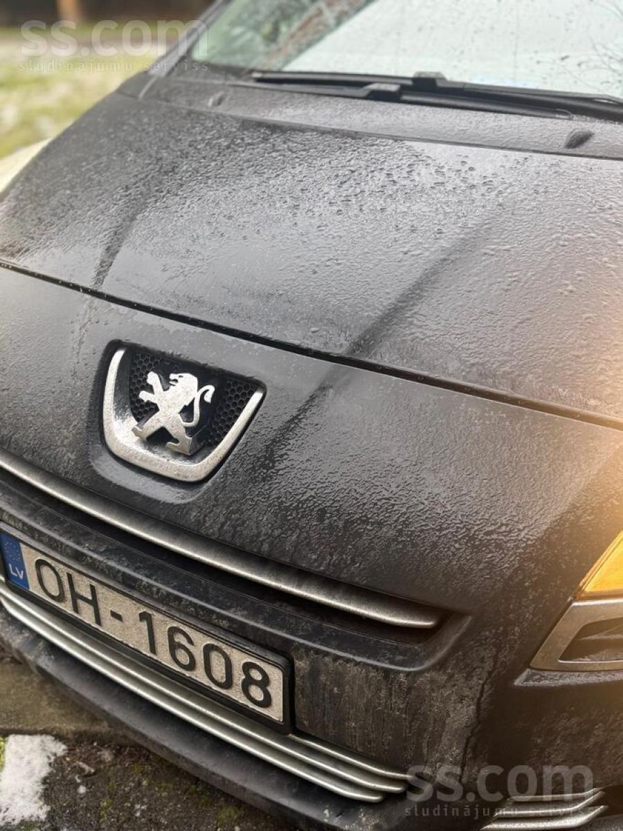 Zils Peugeot 5008 2010 Rīga, ar dzinēja tilpumu 1.60 L un nobraukumu 288 tūkst. km par 2350 €, foto 2 vietnē AUTOMOTO.COM.LV