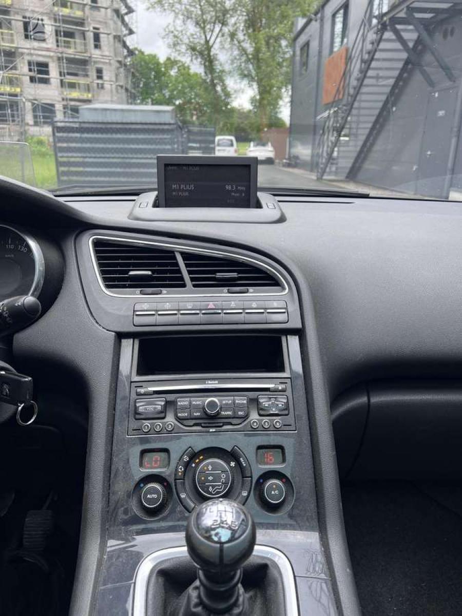 Zils Peugeot 5008 2010 Klaipėda, ar dzinēja tilpumu 1.60 L un nobraukumu 238 tūkst. km par 1600 €, foto 10 vietnē AUTOMOTO.COM.LV