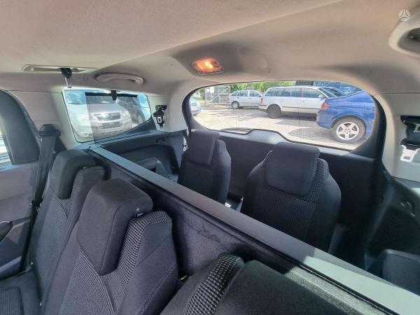 Blue Peugeot 5008 2010 in Kaunas, with an engine capacity of 2.00 L and mileage of 300 thousand km for 1850 €, photo 7 on AUTOMOTO.COM.LV