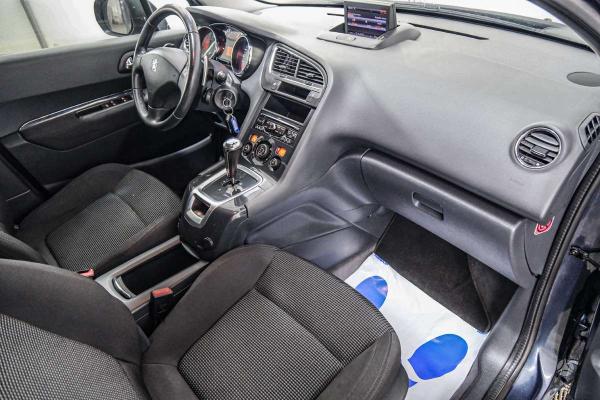 Zils Peugeot 5008 2011 Kauņa, ar dzinēja tilpumu 1.60 L un nobraukumu 235 tūkst. km par 5390 €, foto 11 vietnē AUTOMOTO.COM.LV