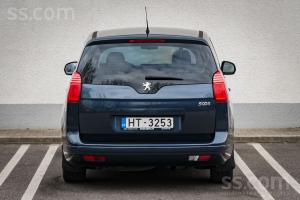 Zils Peugeot 5008 2011 Rīga, ar dzinēja tilpumu 1.60 L un nobraukumu 290 tūkst. km par 3990 €, foto 6 vietnē AUTOMOTO.COM.LV