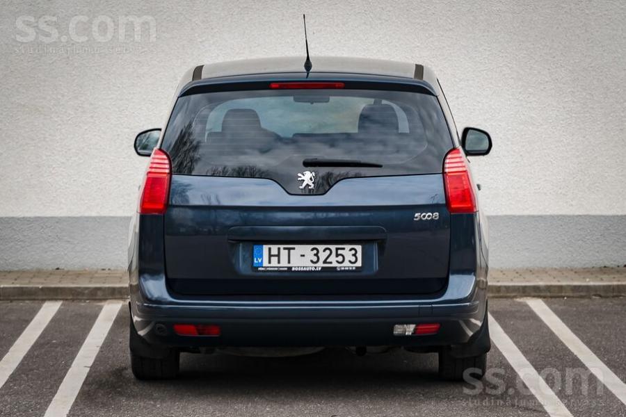 Zils Peugeot 5008 2011 Rīga, ar dzinēja tilpumu 1.60 L un nobraukumu 290 tūkst. km par 3990 €, foto 6 vietnē AUTOMOTO.COM.LV