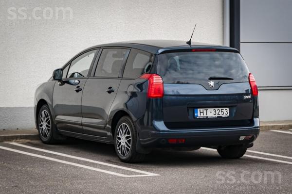 Zils Peugeot 5008 2011 Rīga, ar dzinēja tilpumu 1.60 L un nobraukumu 290 tūkst. km par 3990 €, foto 6 vietnē AUTOMOTO.COM.LV
