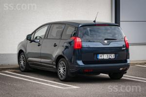 Zils Peugeot 5008 2011 Rīga, ar dzinēja tilpumu 1.60 L un nobraukumu 290 tūkst. km par 3990 €, foto 7 vietnē AUTOMOTO.COM.LV