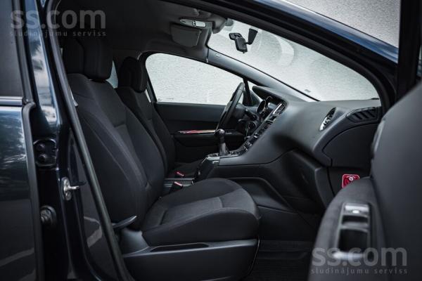 Zils Peugeot 5008 2011 Rīga, ar dzinēja tilpumu 1.60 L un nobraukumu 290 tūkst. km par 3990 €, foto 9 vietnē AUTOMOTO.COM.LV