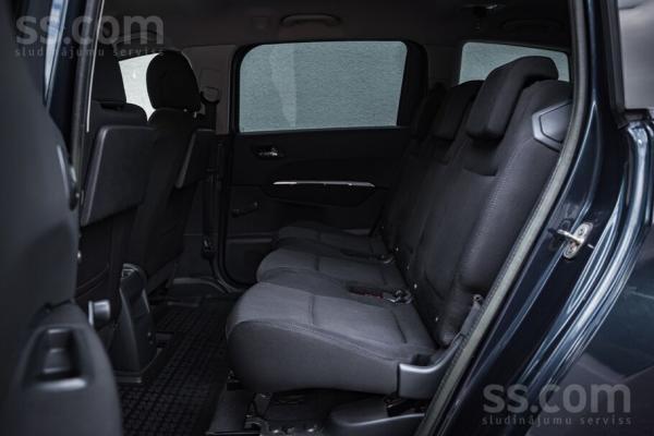 Zils Peugeot 5008 2011 Rīga, ar dzinēja tilpumu 1.60 L un nobraukumu 290 tūkst. km par 3990 €, foto 10 vietnē AUTOMOTO.COM.LV