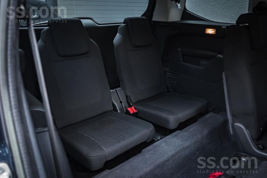 Zils Peugeot 5008 2011 Rīga, ar dzinēja tilpumu 1.60 L un nobraukumu 290 tūkst. km par 3990 €, foto 13 vietnē AUTOMOTO.COM.LV