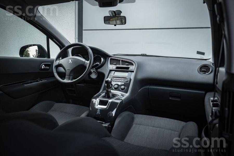 Zils Peugeot 5008 2011 Rīga, ar dzinēja tilpumu 1.60 L un nobraukumu 290 tūkst. km par 3990 €, foto 15 vietnē AUTOMOTO.COM.LV