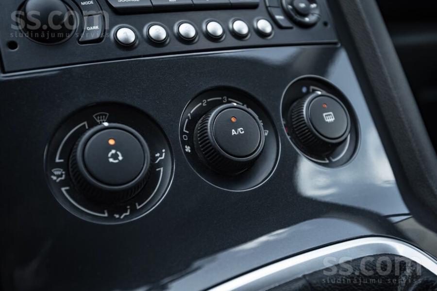 Zils Peugeot 5008 2011 Rīga, ar dzinēja tilpumu 1.60 L un nobraukumu 290 tūkst. km par 3990 €, foto 20 vietnē AUTOMOTO.COM.LV