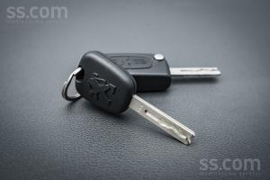 Zils Peugeot 5008 2011 Rīga, ar dzinēja tilpumu 1.60 L un nobraukumu 290 tūkst. km par 3990 €, foto 25 vietnē AUTOMOTO.COM.LV