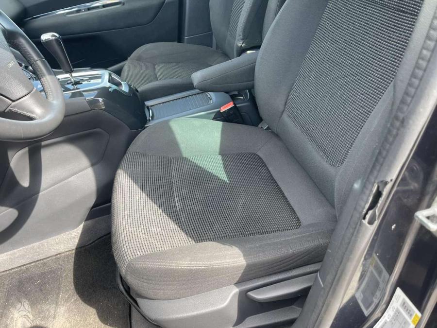 Zils Peugeot 5008 2012 Kauņa, ar dzinēja tilpumu 1.60 L un nobraukumu 246 tūkst. km par 3450 €, foto 23 vietnē AUTOMOTO.COM.LV