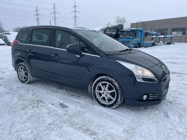 Blue Peugeot 5008 2013 in Kaunas, with an engine capacity of 1.56 L and mileage of 246 thousand km for 3550 €, photo 7 on AUTOMOTO.COM.LV