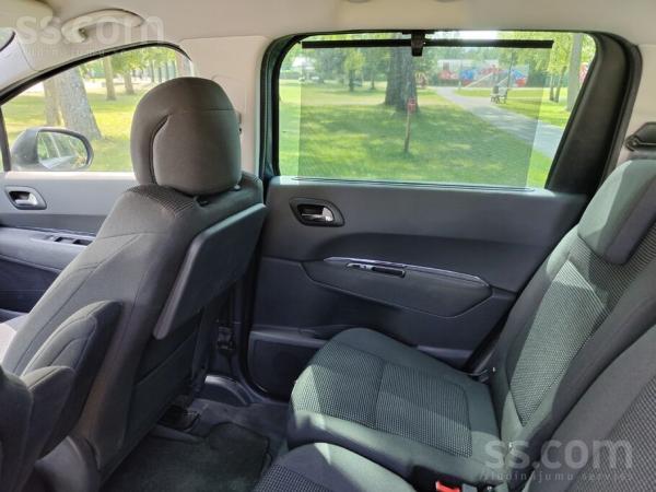 Zils Peugeot 5008 2013 Jūrmala, ar dzinēja tilpumu 1.60 L un nobraukumu 199 tūkst. km par 4200 €, foto 8 vietnē AUTOMOTO.COM.LV