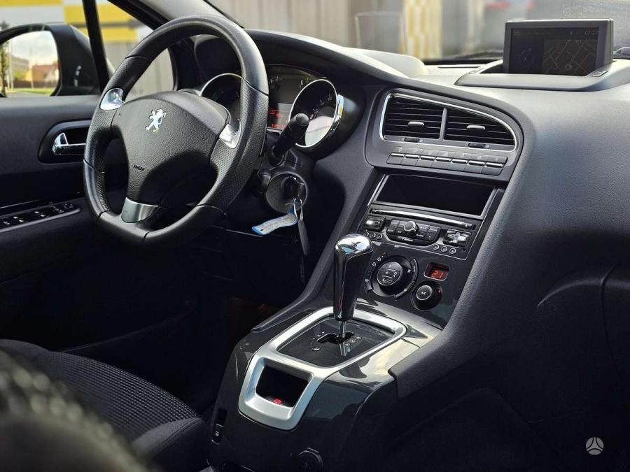 Zils Peugeot 5008 2013 Šauļi, ar dzinēja tilpumu 1.60 L un nobraukumu 223 tūkst. km par 5350 €, foto 25 vietnē AUTOMOTO.COM.LV