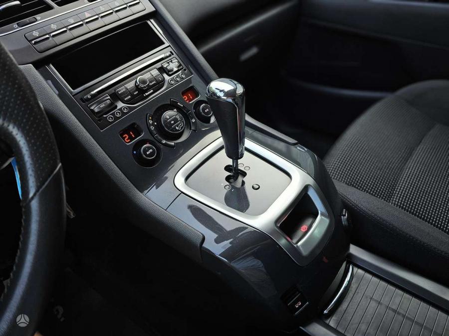 Zils Peugeot 5008 2013 Šauļi, ar dzinēja tilpumu 1.60 L un nobraukumu 223 tūkst. km par 5350 €, foto 26 vietnē AUTOMOTO.COM.LV