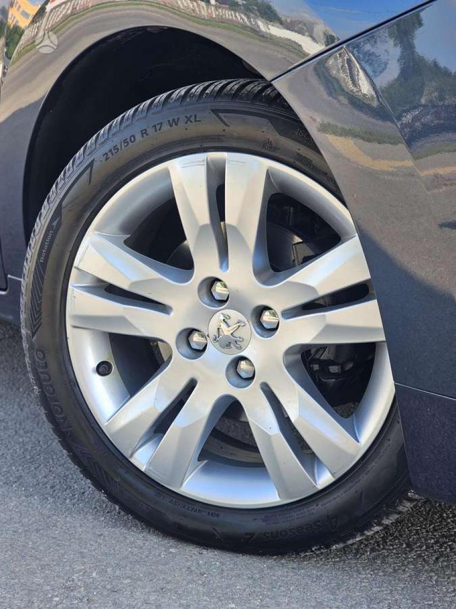 Zils Peugeot 5008 2013 Šauļi, ar dzinēja tilpumu 1.60 L un nobraukumu 223 tūkst. km par 5350 €, foto 28 vietnē AUTOMOTO.COM.LV