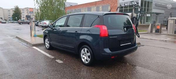 Blue Peugeot 5008 2013 in Marijampole, with an engine capacity of 1.60 L and mileage of 256 thousand km for 3850 €, photo 5 on AUTOMOTO.COM.LV