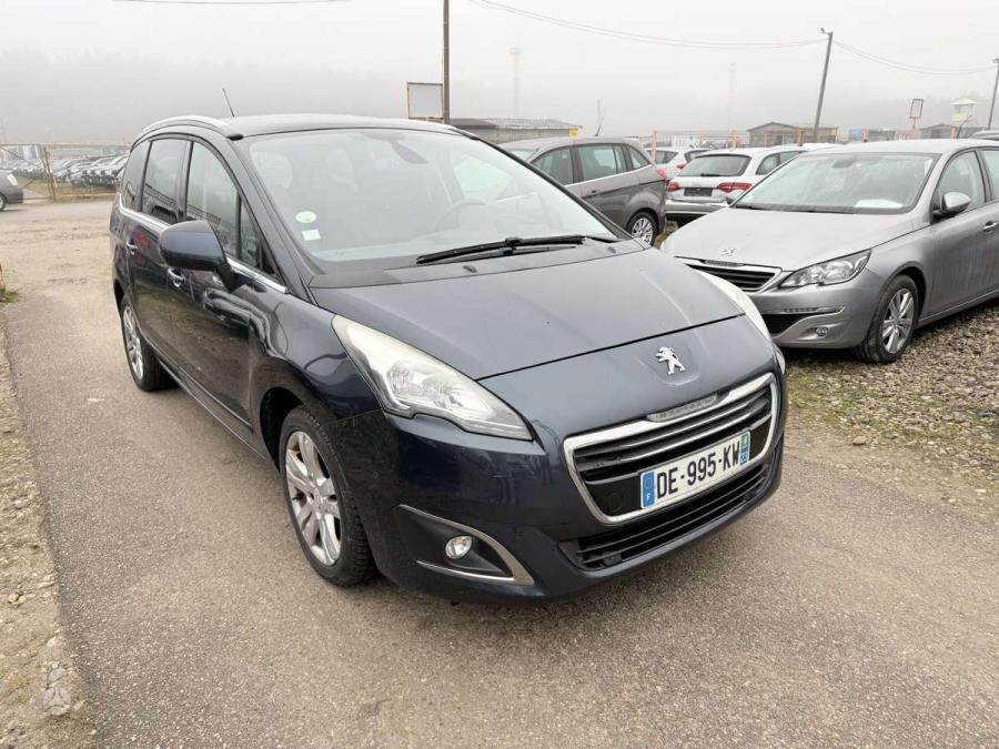 Blue Peugeot 5008 2014 in Vilnius, with an engine capacity of 1.56 L and mileage of 251 thousand km for 5700 €, photo 2 on AUTOMOTO.COM.LV