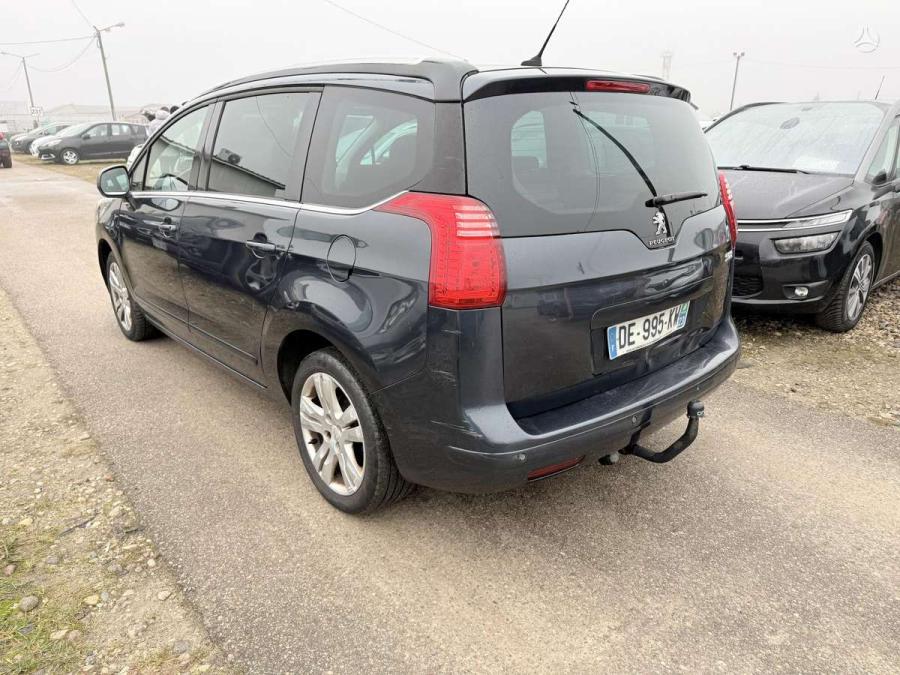 Blue Peugeot 5008 2014 in Vilnius, with an engine capacity of 1.56 L and mileage of 251 thousand km for 5700 €, photo 4 on AUTOMOTO.COM.LV