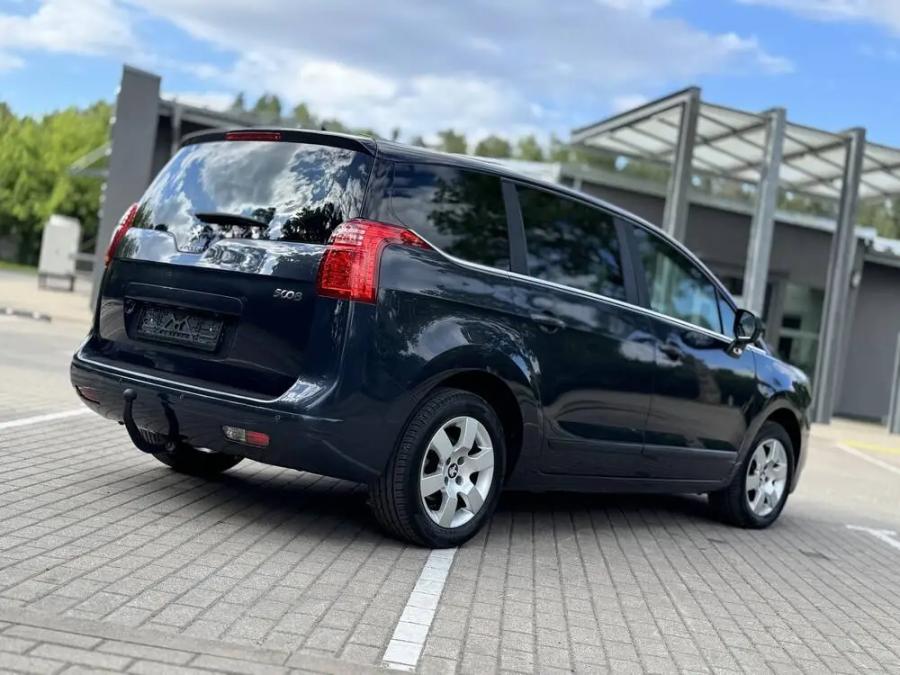 Zils Peugeot 5008 2014 Jūrmala, ar dzinēja tilpumu 1.60 L un nobraukumu 228 tūkst. km par 4900 €, foto 3 vietnē AUTOMOTO.COM.LV