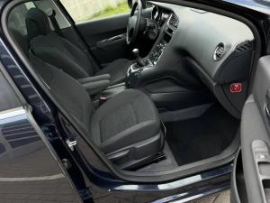 Zils Peugeot 5008 2014 Jūrmala, ar dzinēja tilpumu 1.60 L un nobraukumu 228 tūkst. km par 4900 €, foto 9 vietnē AUTOMOTO.COM.LV