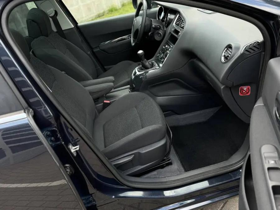 Zils Peugeot 5008 2014 Jūrmala, ar dzinēja tilpumu 1.60 L un nobraukumu 228 tūkst. km par 4900 €, foto 9 vietnē AUTOMOTO.COM.LV