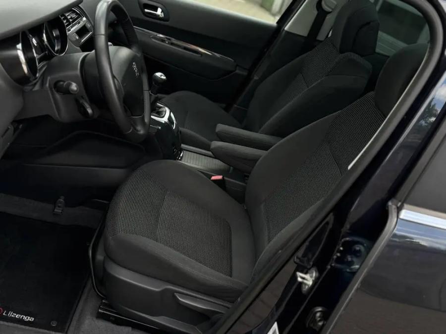 Zils Peugeot 5008 2014 Jūrmala, ar dzinēja tilpumu 1.60 L un nobraukumu 228 tūkst. km par 4900 €, foto 12 vietnē AUTOMOTO.COM.LV