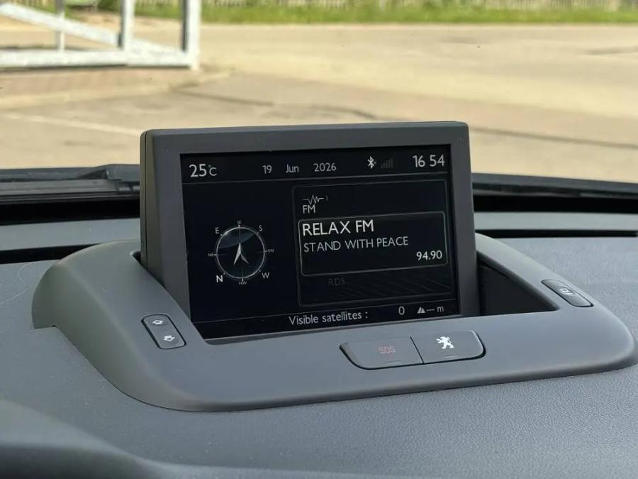 Zils Peugeot 5008 2014 Jūrmala, ar dzinēja tilpumu 1.60 L un nobraukumu 228 tūkst. km par 4900 €, foto 17 vietnē AUTOMOTO.COM.LV