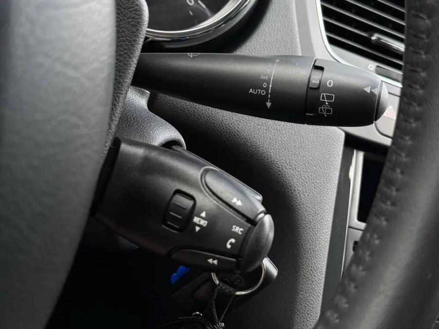 Zils Peugeot 5008 2014 Jūrmala, ar dzinēja tilpumu 1.60 L un nobraukumu 228 tūkst. km par 4900 €, foto 20 vietnē AUTOMOTO.COM.LV