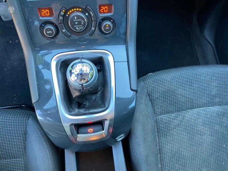 Zils Peugeot 5008 2014 Raseiniai, ar dzinēja tilpumu 1.56 L un nobraukumu 263 tūkst. km par 4300 €, foto 15 vietnē AUTOMOTO.COM.LV