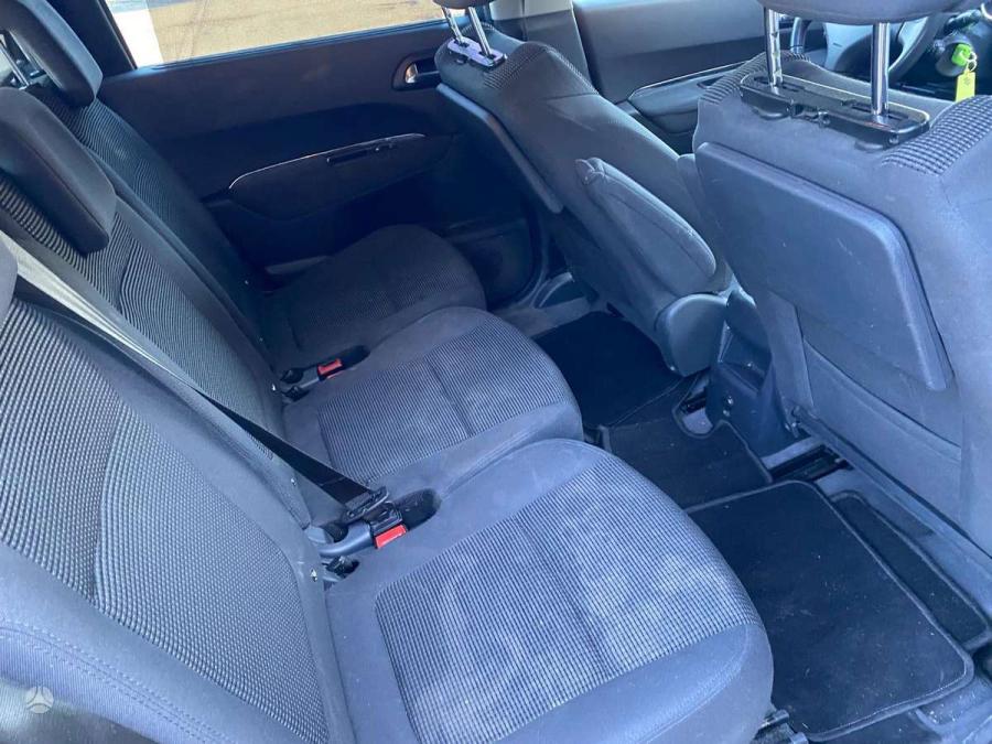 Zils Peugeot 5008 2014 Raseiniai, ar dzinēja tilpumu 1.56 L un nobraukumu 263 tūkst. km par 4300 €, foto 19 vietnē AUTOMOTO.COM.LV