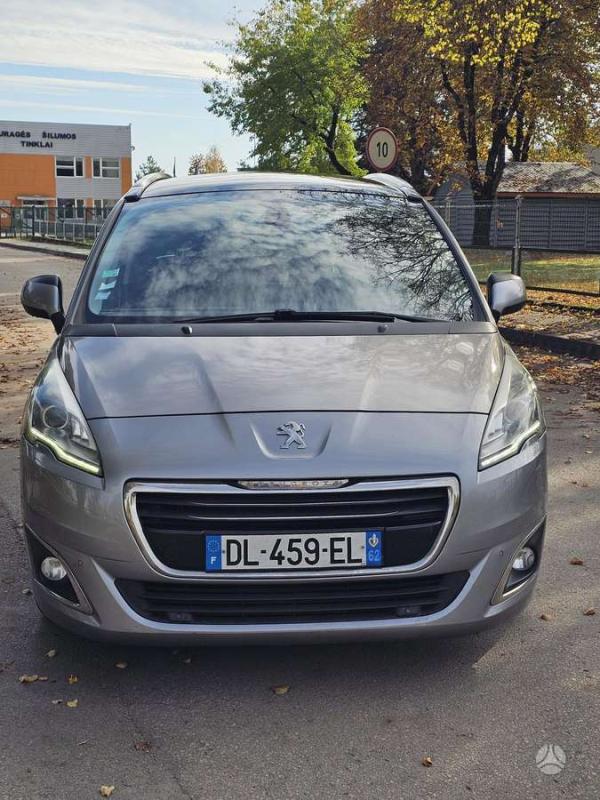 Синий Пежо 5008 2014 в Таураге, объемом двигателя 2.00 л и пробегом 300 тыс. км за 3950 €, фото 3 на AUTOMOTO.COM.LV