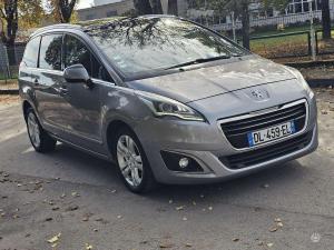Blue Peugeot 5008 2014 in Taurage, with an engine capacity of 2.00 L and mileage of 300 thousand km for 3950 €, photo 4 on AUTOMOTO.COM.LV