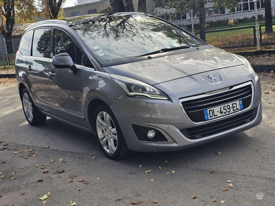 Blue Peugeot 5008 2014 in Taurage, with an engine capacity of 2.00 L and mileage of 300 thousand km for 3950 €, photo 4 on AUTOMOTO.COM.LV