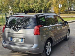 Blue Peugeot 5008 2014 in Taurage, with an engine capacity of 2.00 L and mileage of 300 thousand km for 3950 €, photo 8 on AUTOMOTO.COM.LV
