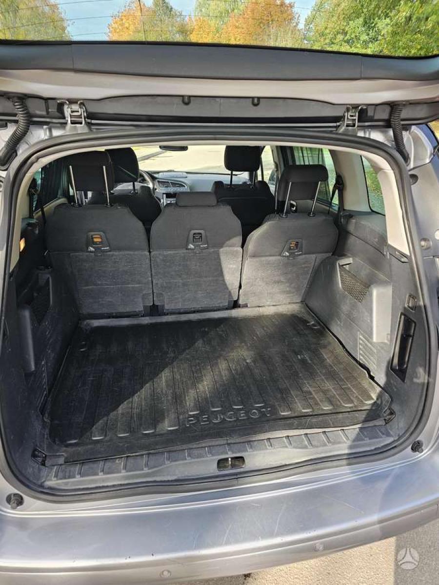 Blue Peugeot 5008 2014 in Taurage, with an engine capacity of 2.00 L and mileage of 300 thousand km for 3950 €, photo 13 on AUTOMOTO.COM.LV
