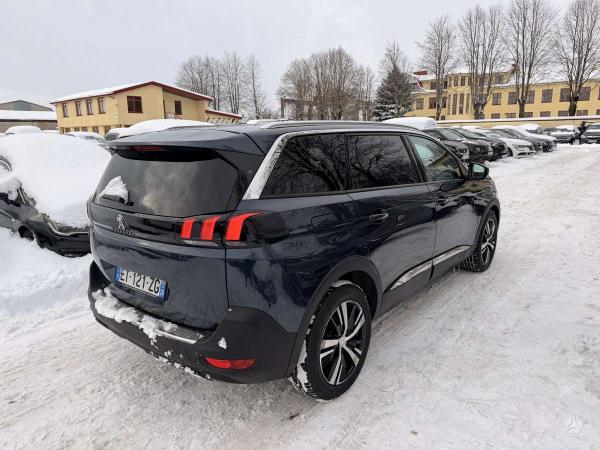 Blue Peugeot 5008 2018 in Taurage, with an engine capacity of 1.56 L and mileage of 294 thousand km for 8750 €, photo 5 on AUTOMOTO.COM.LV