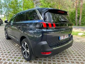 Blue Peugeot 5008 2018 in Vilnius, with an engine capacity of 1.20 L and mileage of 185 thousand km for 8999 €, photo 5 on AUTOMOTO.COM.LV