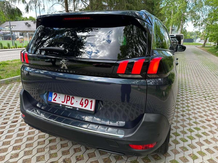 Blue Peugeot 5008 2018 in Vilnius, with an engine capacity of 1.20 L and mileage of 185 thousand km for 8999 €, photo 9 on AUTOMOTO.COM.LV