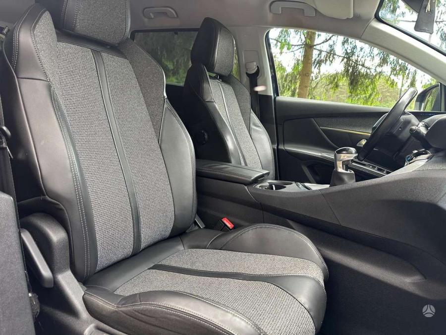 Blue Peugeot 5008 2018 in Vilnius, with an engine capacity of 1.20 L and mileage of 185 thousand km for 8999 €, photo 31 on AUTOMOTO.COM.LV