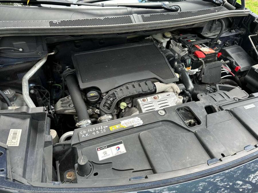 Blue Peugeot 5008 2018 in Vilnius, with an engine capacity of 1.20 L and mileage of 185 thousand km for 8999 €, photo 41 on AUTOMOTO.COM.LV