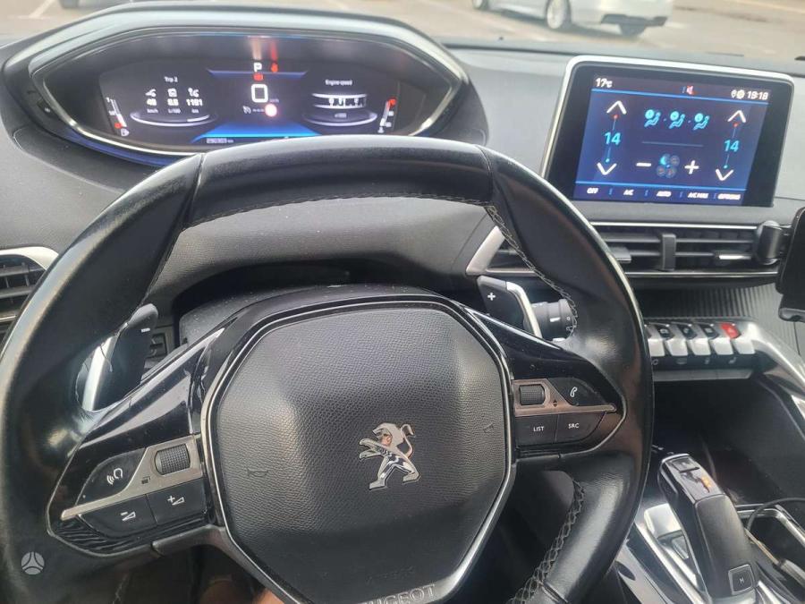 Blue Peugeot 5008 2020 in Vilnius, with an engine capacity of 1.50 L and mileage of 290 thousand km for 11999 €, photo 8 on AUTOMOTO.COM.LV