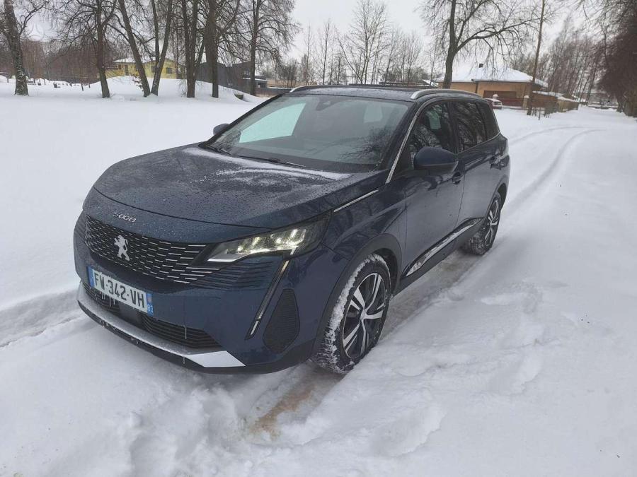 Blue Peugeot 5008 2021 in Taurage, with an engine capacity of 2.00 L and mileage of 207 thousand km for 15900 €, photo 1 on AUTOMOTO.COM.LV