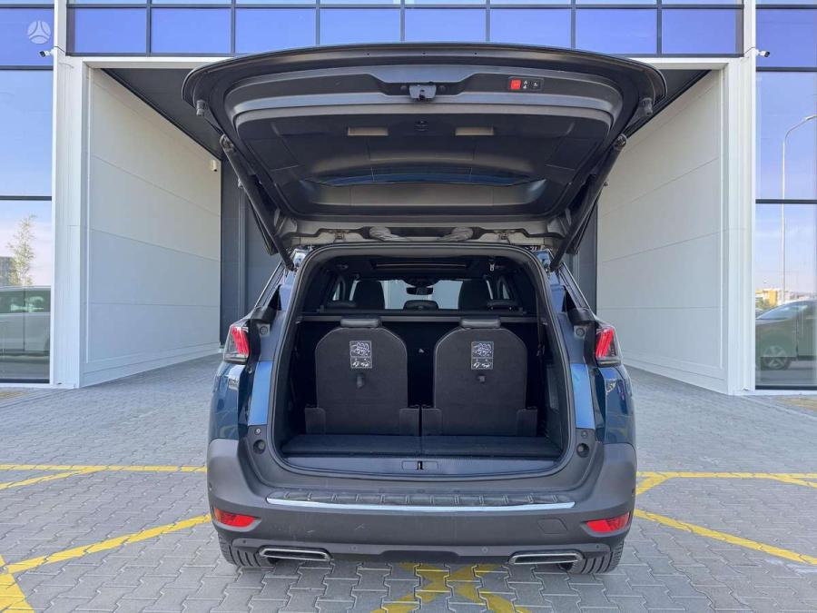 Blue Peugeot 5008 2022 in Vilnius, with an engine capacity of 1.50 L and mileage of 138 thousand km for 21660 €, photo 9 on AUTOMOTO.COM.LV